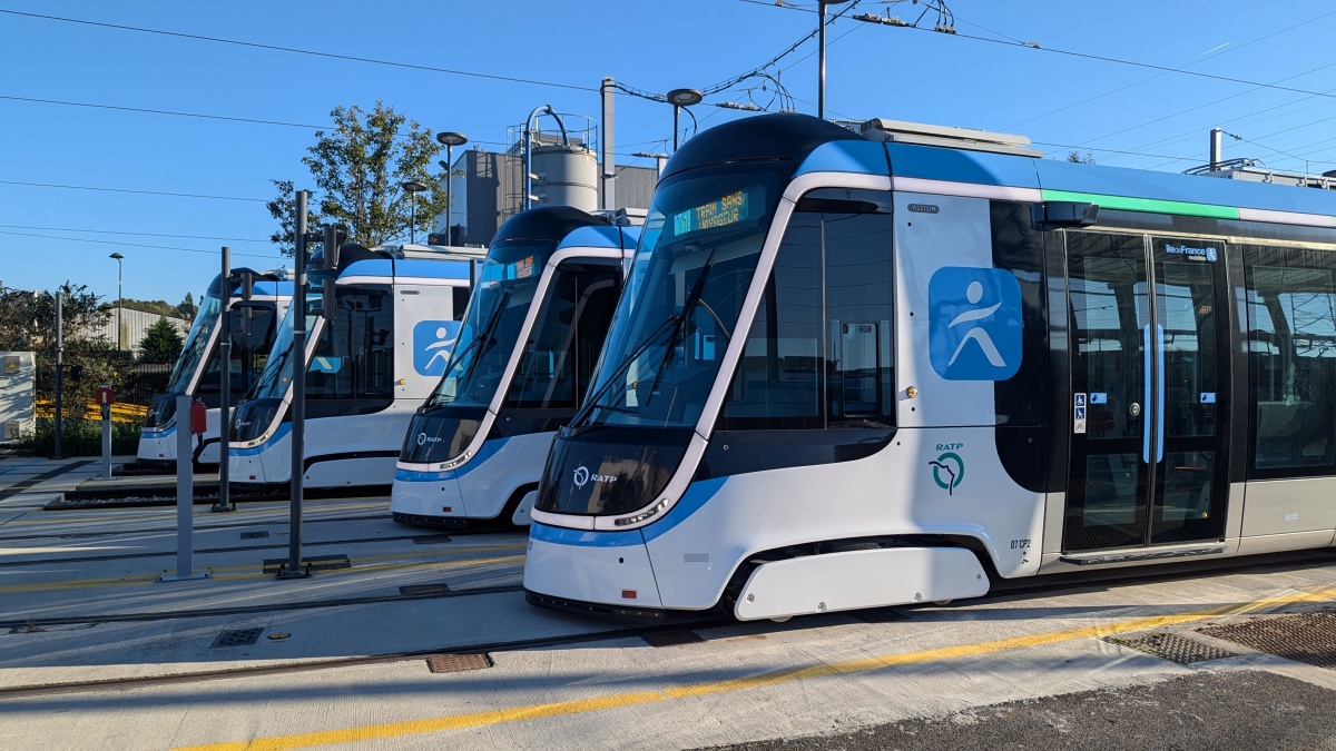 The new tram of the T1 line is preparing for its commissioning